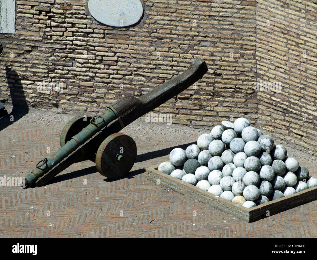 Cannonballs hi-res stock photography and images - Alamy