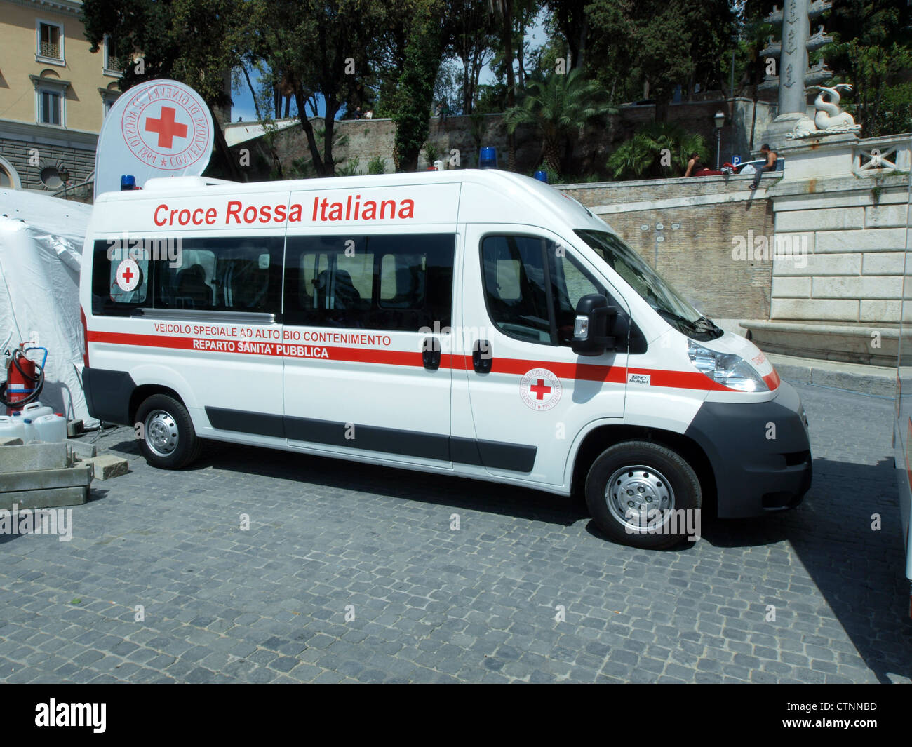 Italian ambulance hi-res stock photography and images - Alamy