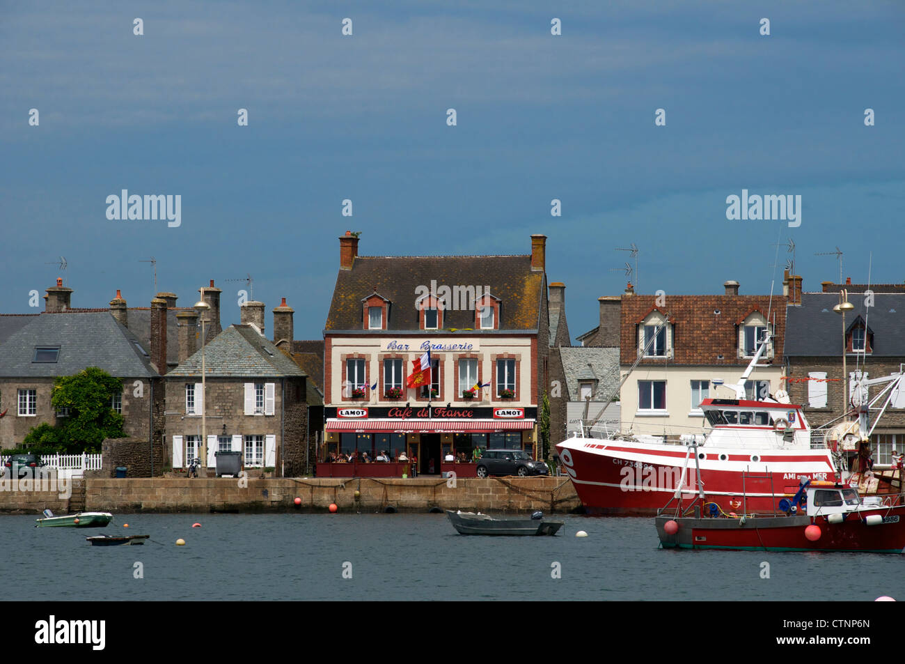 Barfleur harbour normandy hi-res stock photography and images - Alamy