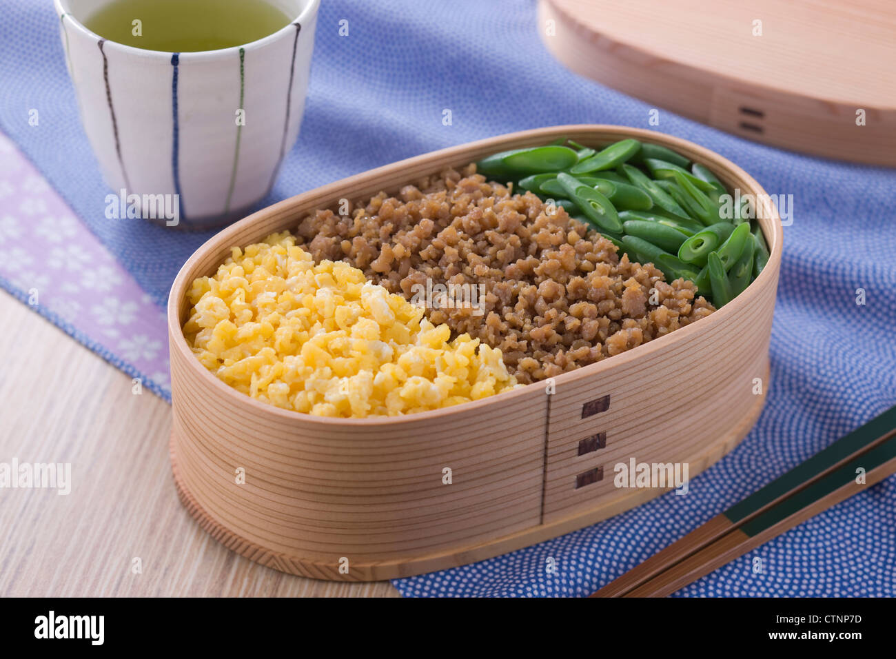 Soboro bento hi-res stock photography and images - Alamy