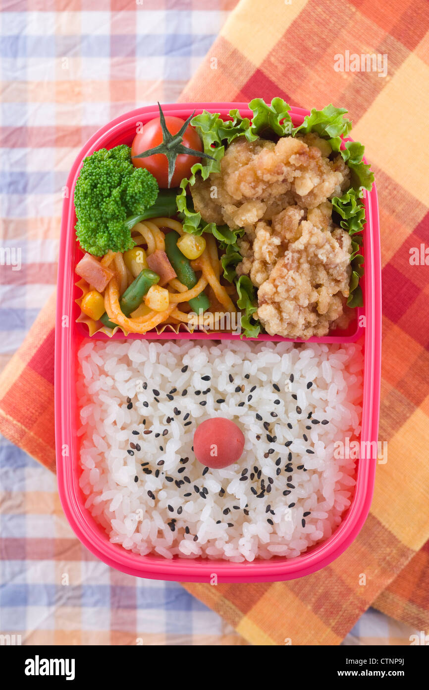 Karaage bento hi-res stock photography and images - Alamy