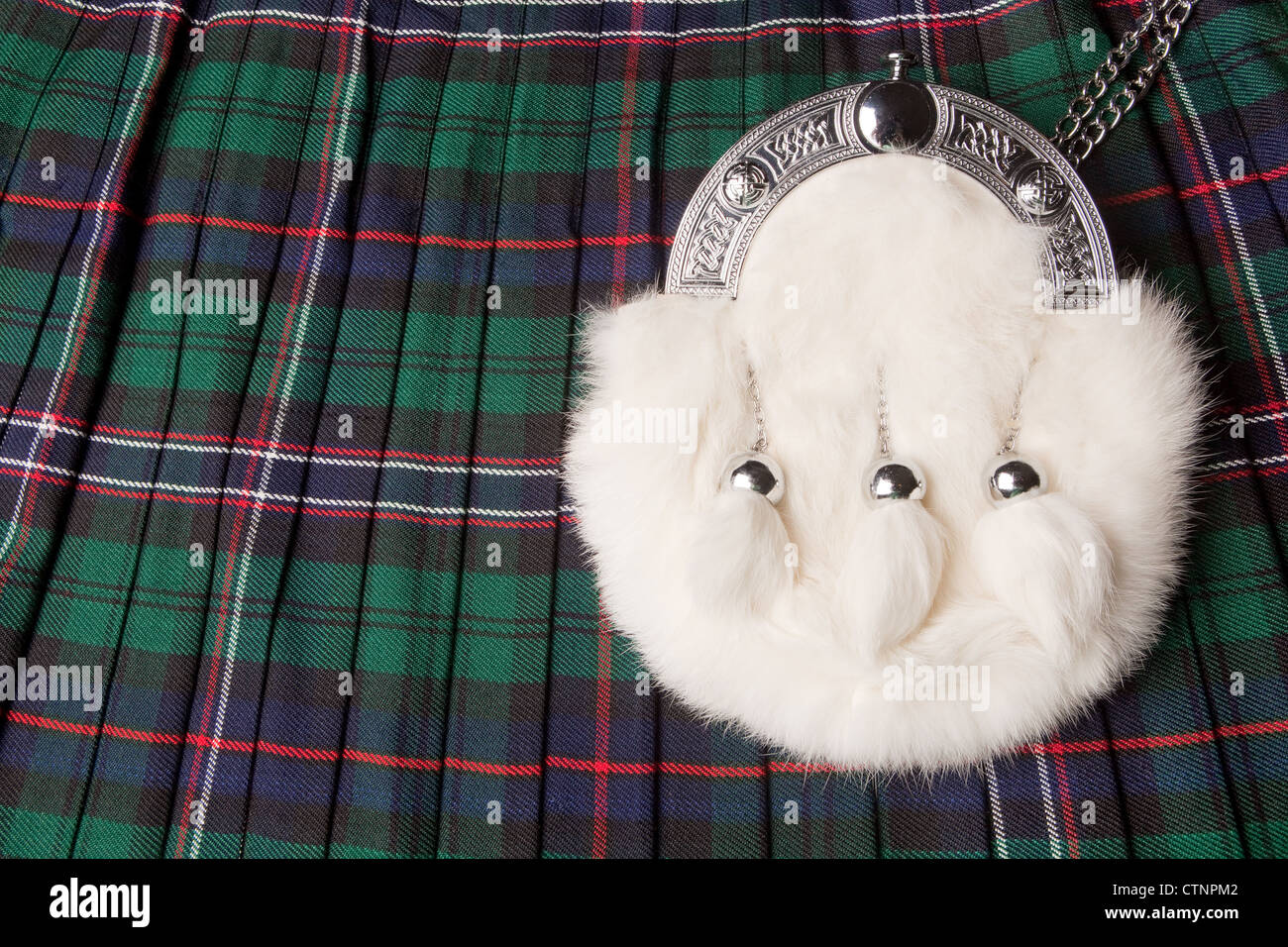 Sporran purse displayed on a traditional scottish kilt Stock Photo - Alamy