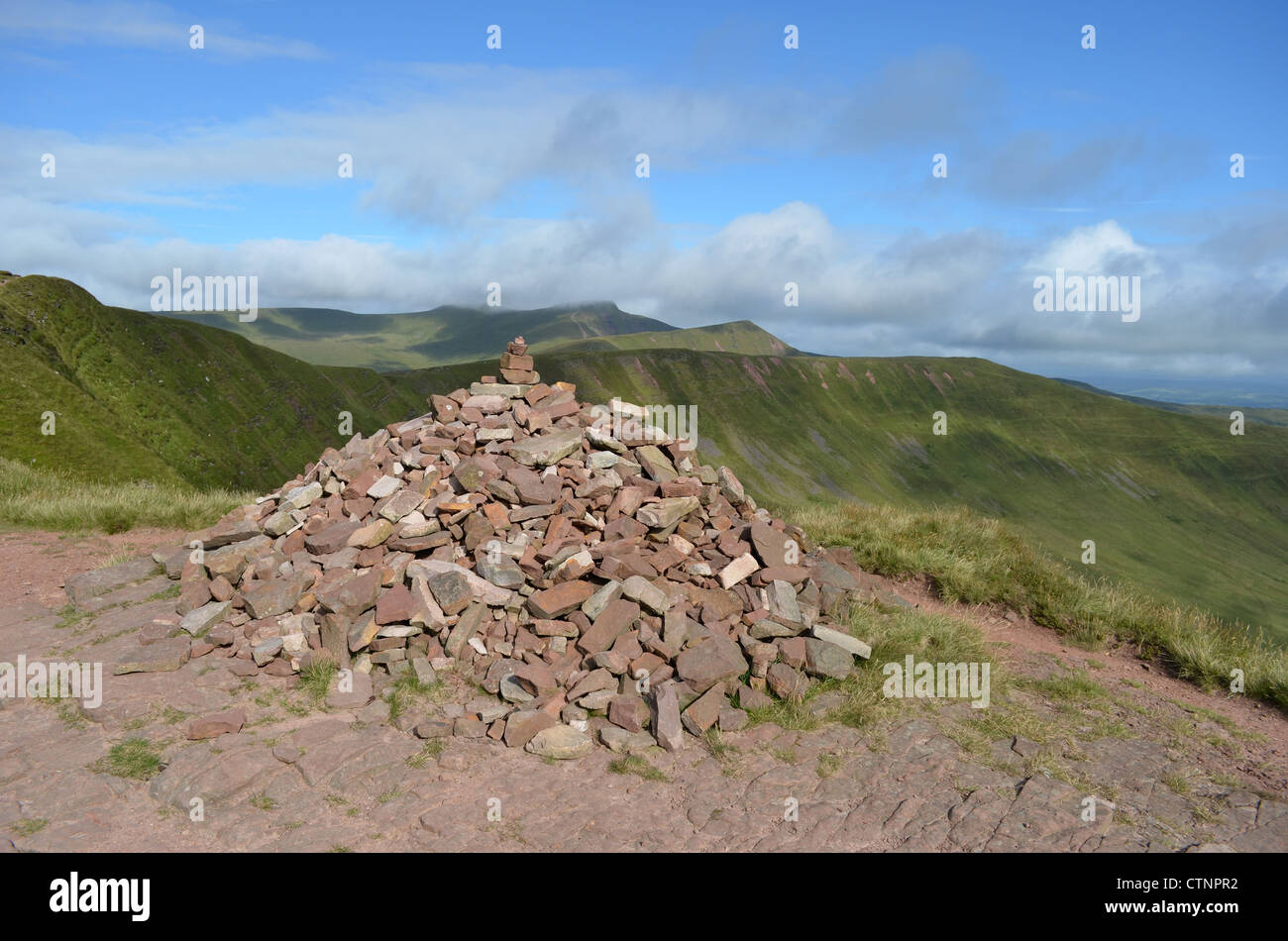 Number 3200 hi-res stock photography and images - Alamy