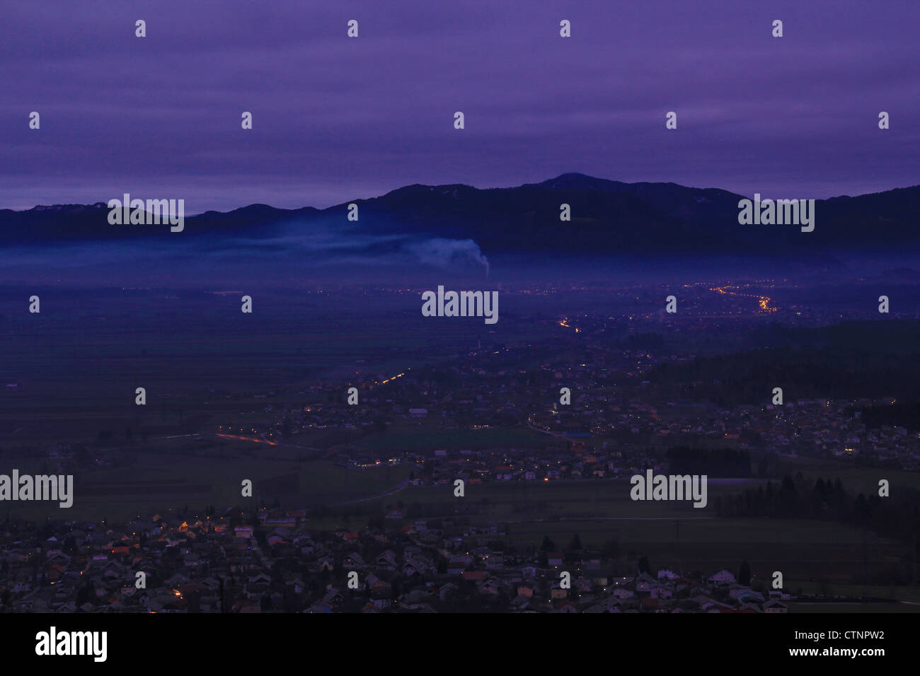 City light pollution office lights hi-res stock photography and images ...