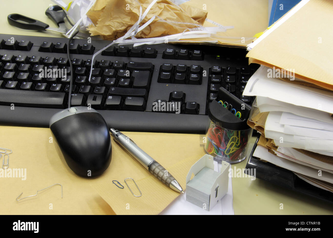 Chaos office hi-res stock photography and images - Alamy