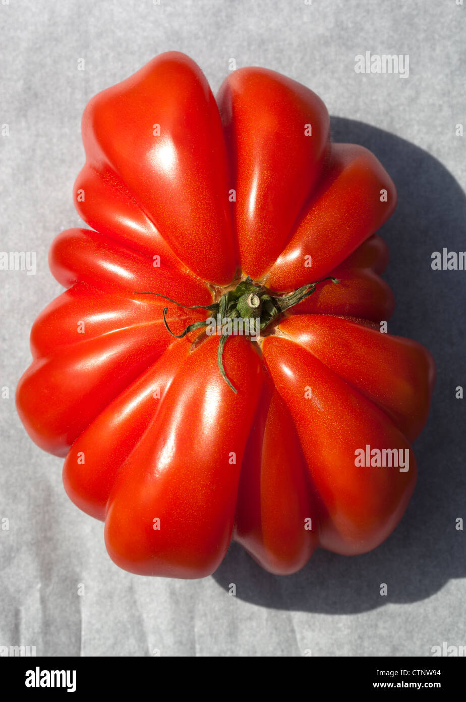 Sliced beef tomato hi-res stock photography and images - Alamy