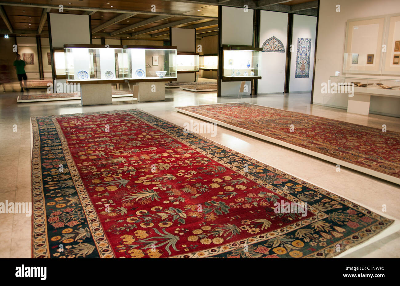 Oriental rugs gulbenkian museum gallery hi-res stock photography and ...