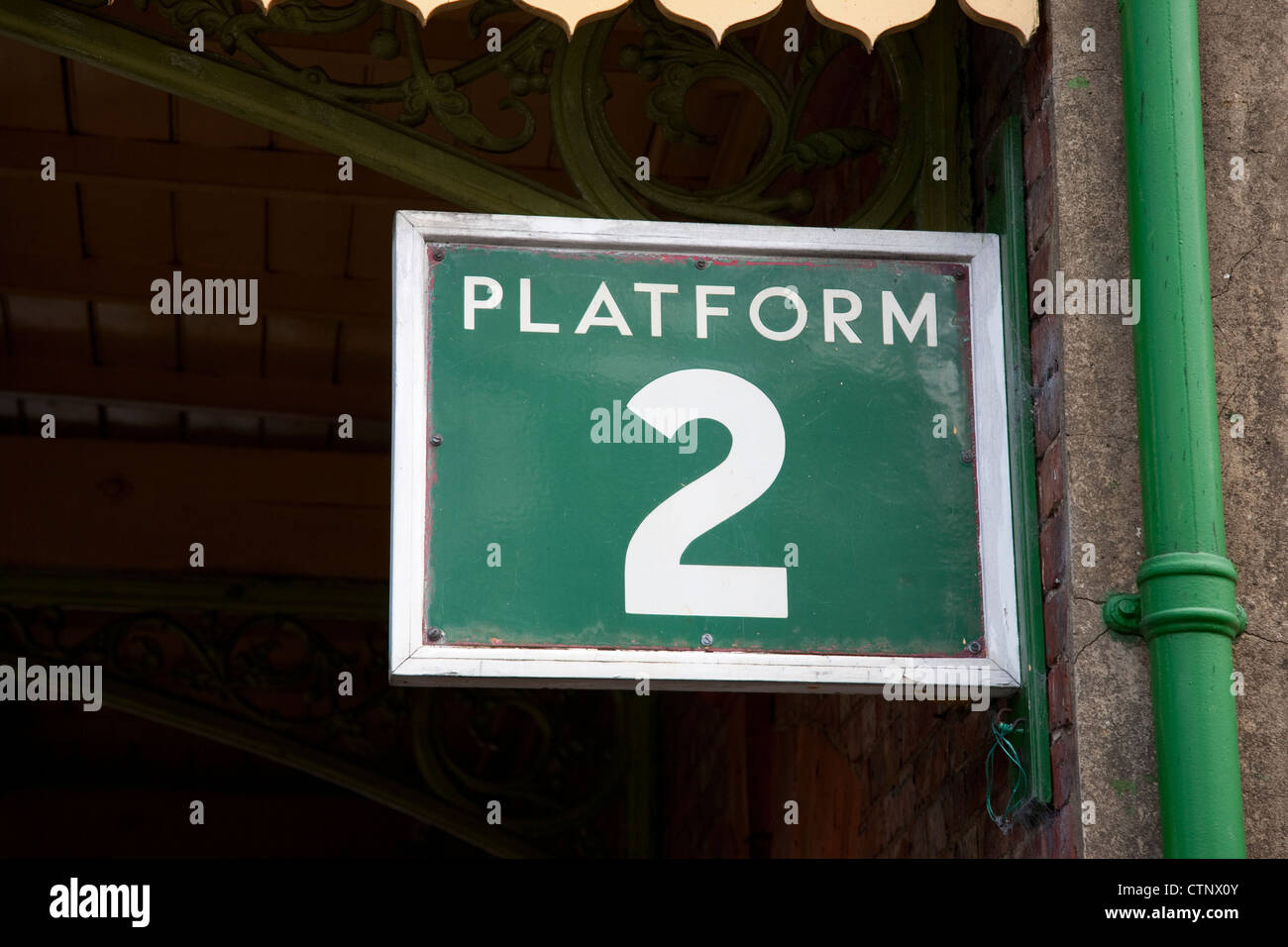 Platform two sign hi-res stock photography and images - Alamy