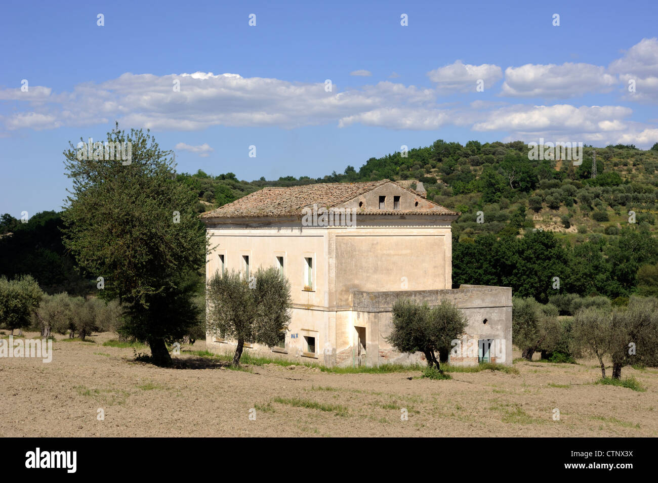 Traditional house italy hi-res stock photography and images - Alamy