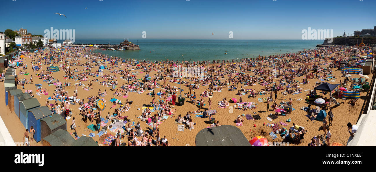 Overlooking crowd of people hi-res stock photography and images - Alamy