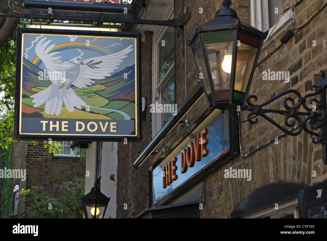 inn sign and frontage of the dove public house, hammersmith, london ...
