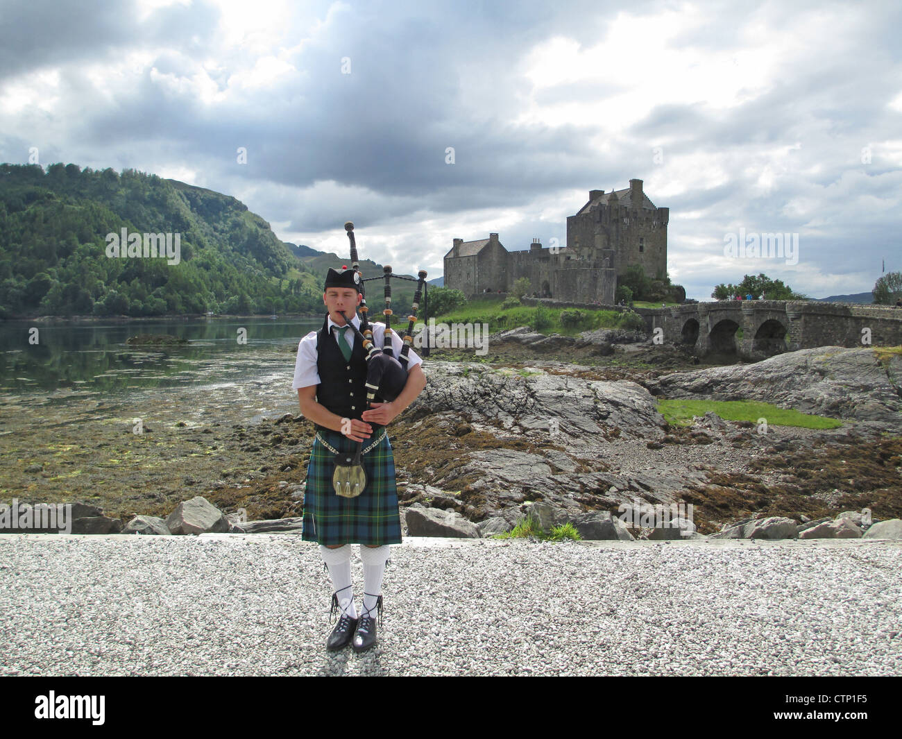 EILEAN DONAN CASTLE in Loch Duich in Ross and Cromarty, Scotland. Photo ...