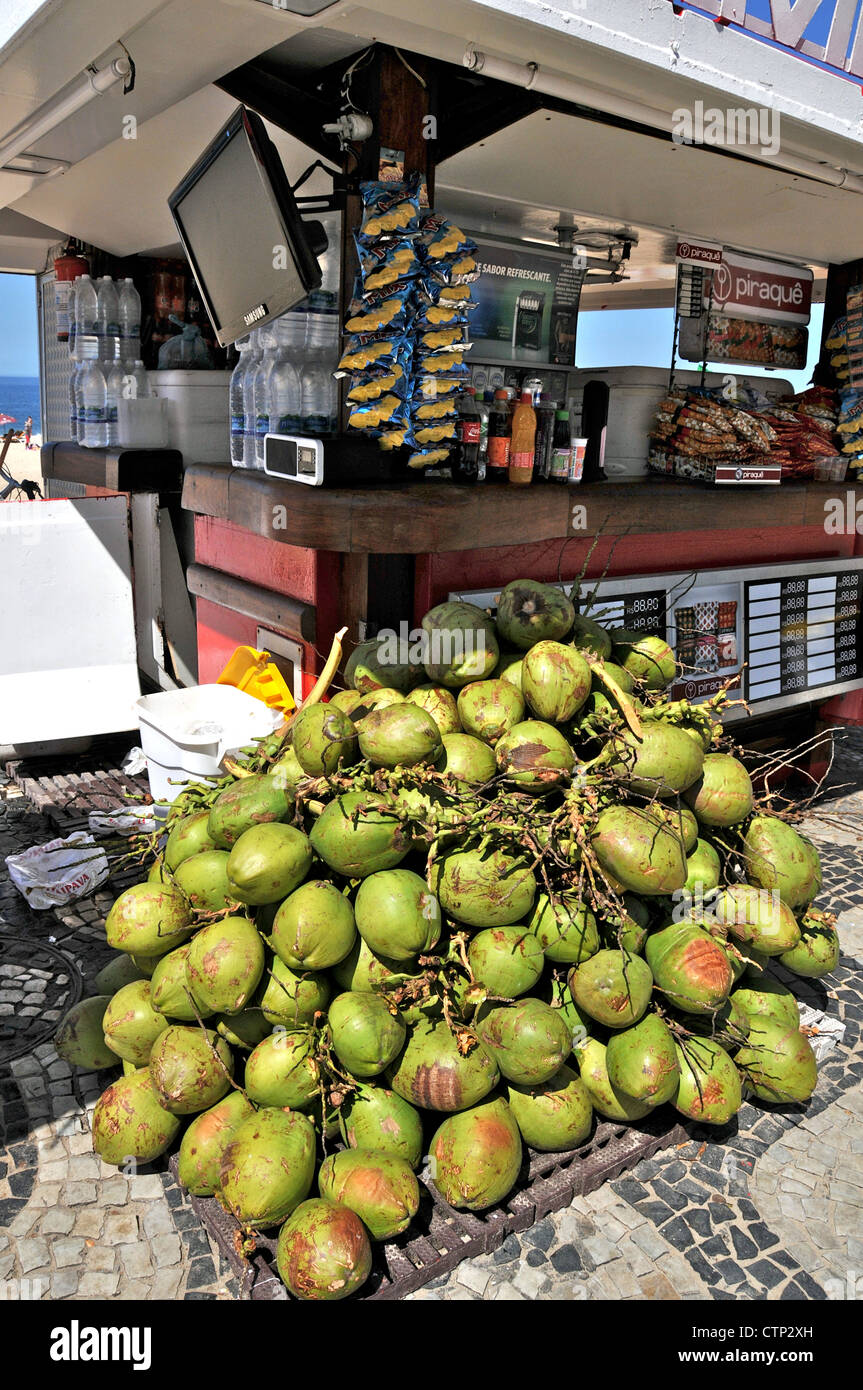 Coco verde hi-res stock photography and images - Alamy