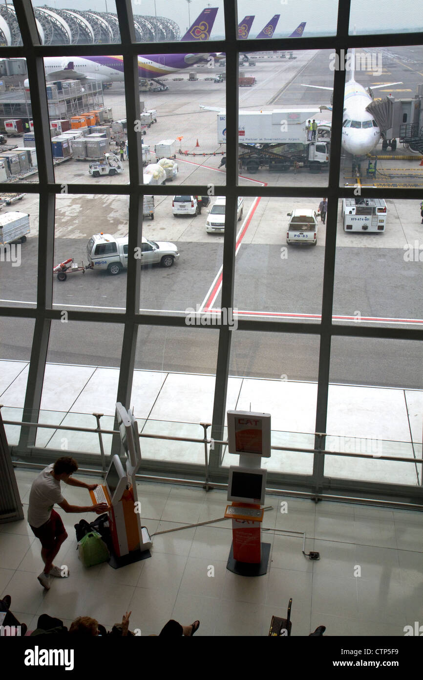 Departure gate and waiting area at the Suvarnabhumi Airport or the New ...