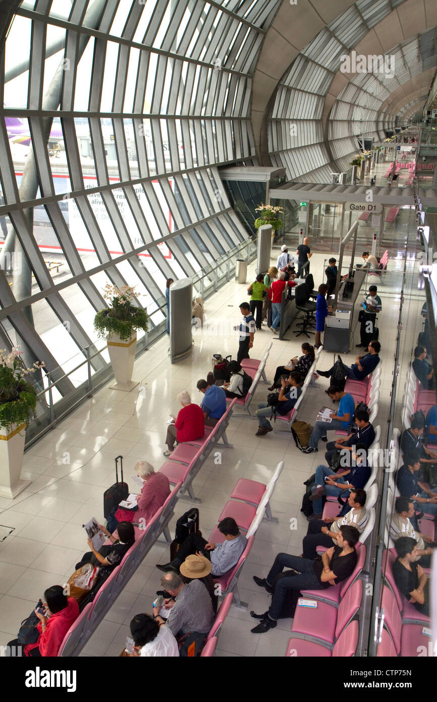 Departure gate waiting area suvarnabhumi hi-res stock photography and ...