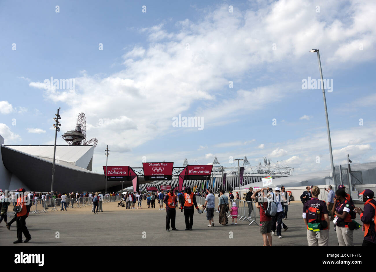 Olympic rings at the olympic park in stratford hi-res stock photography ...
