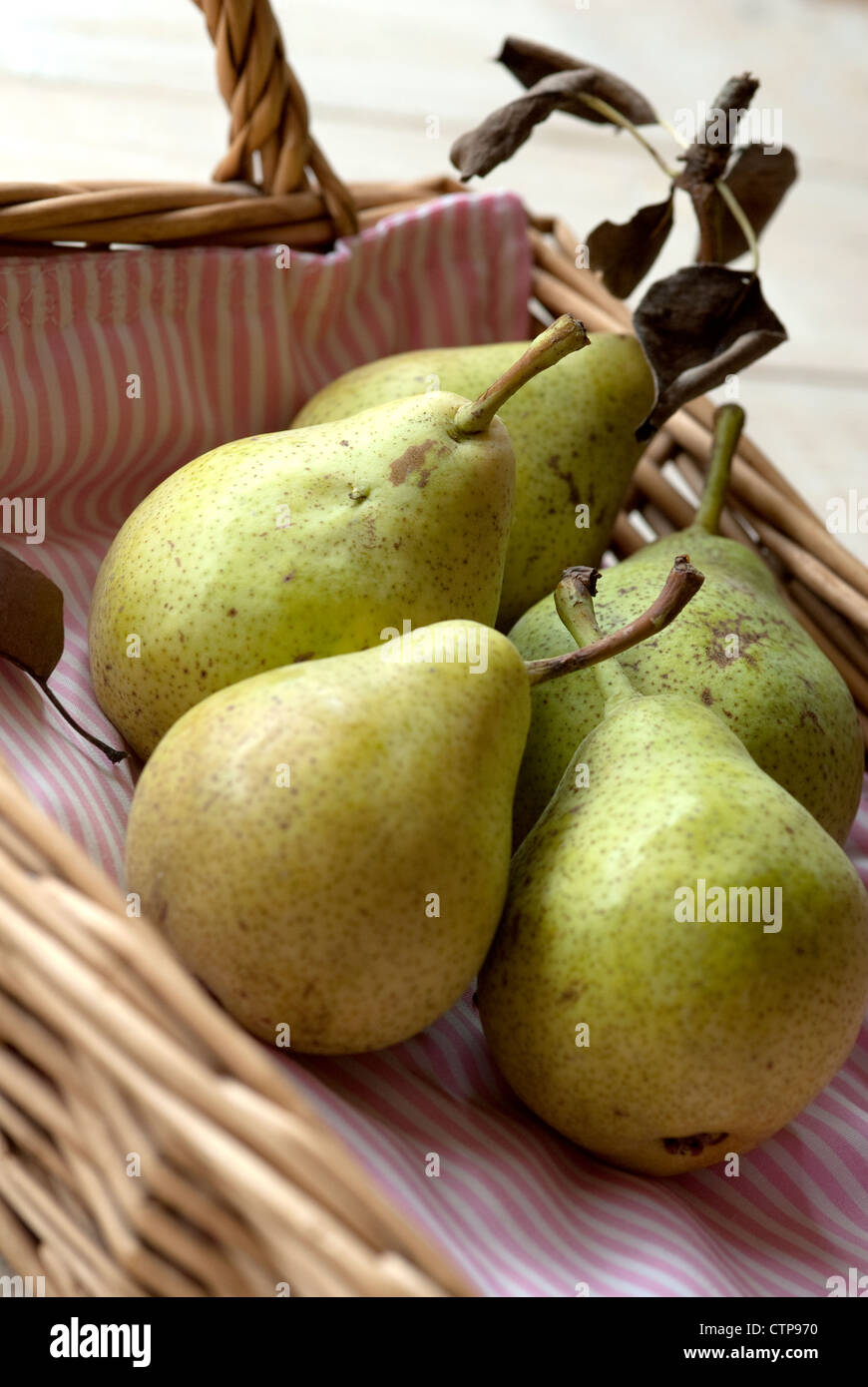 Pears pear stalks fruit hi-res stock photography and images - Alamy