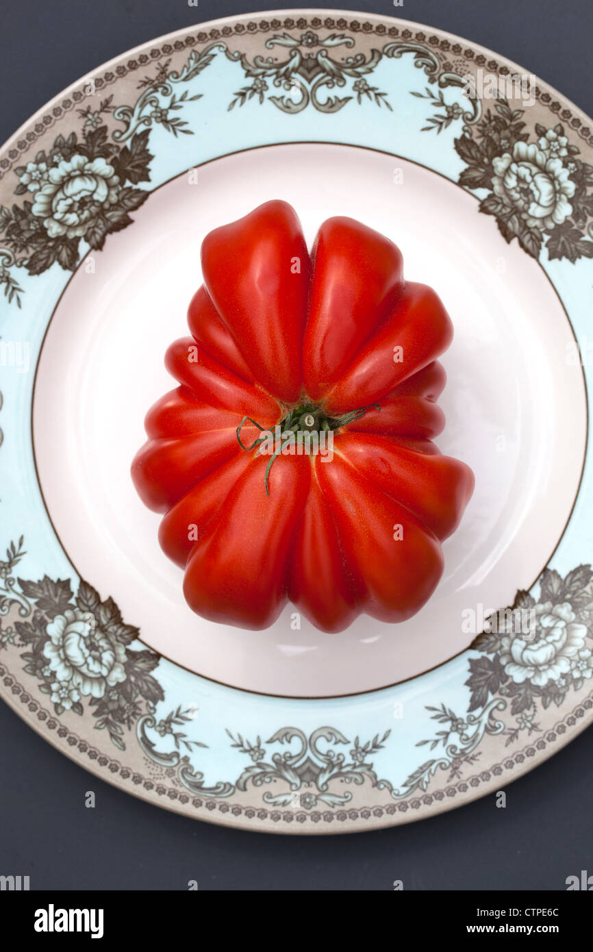 Giant plate hi-res stock photography and images - Alamy