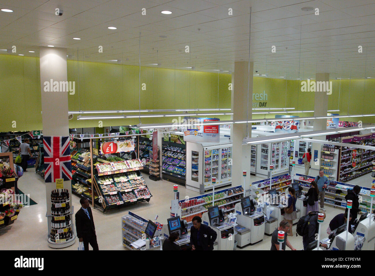 Tesco interior hi-res stock photography and images - Alamy