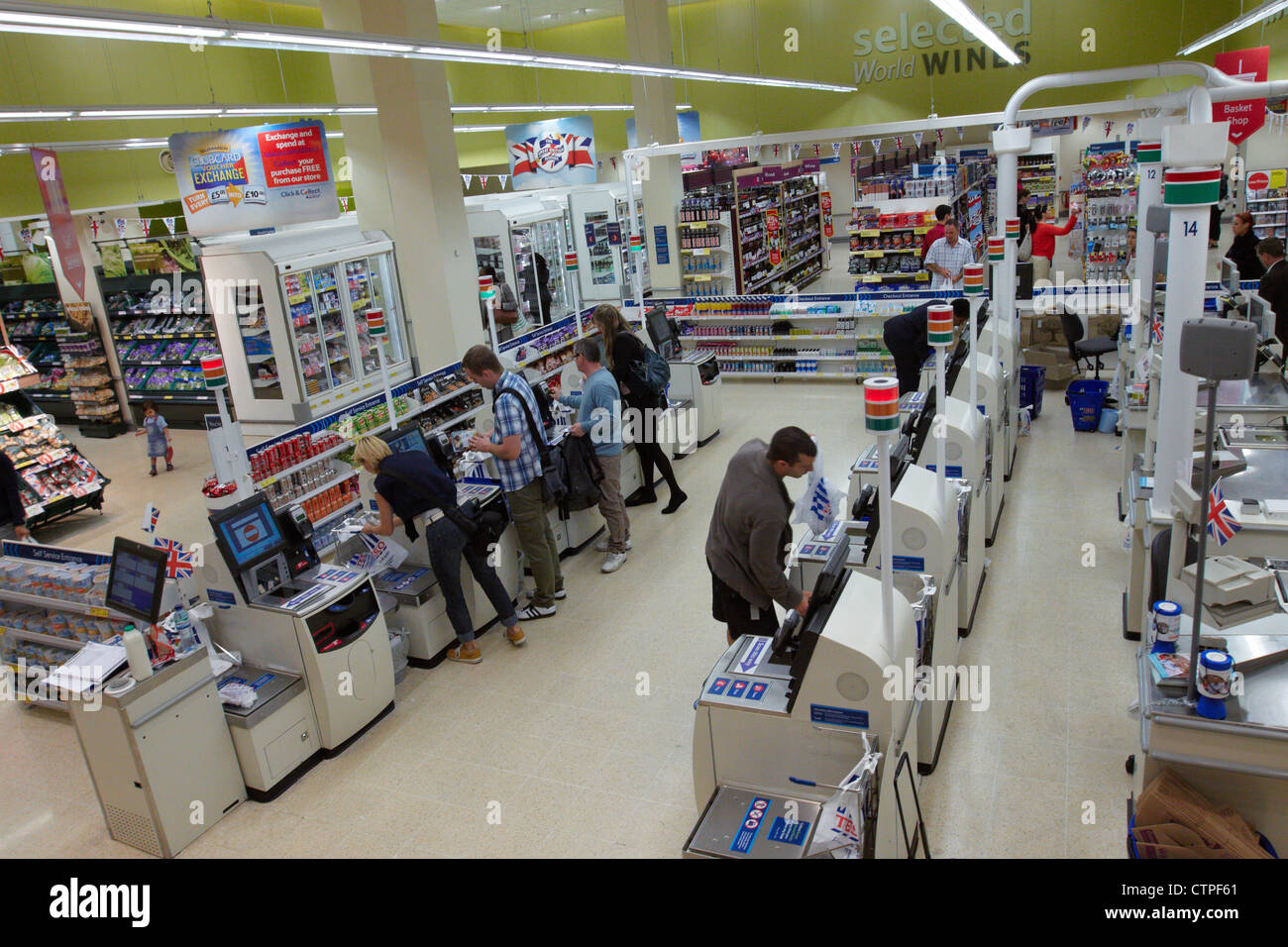 Tesco interior hi-res stock photography and images - Alamy