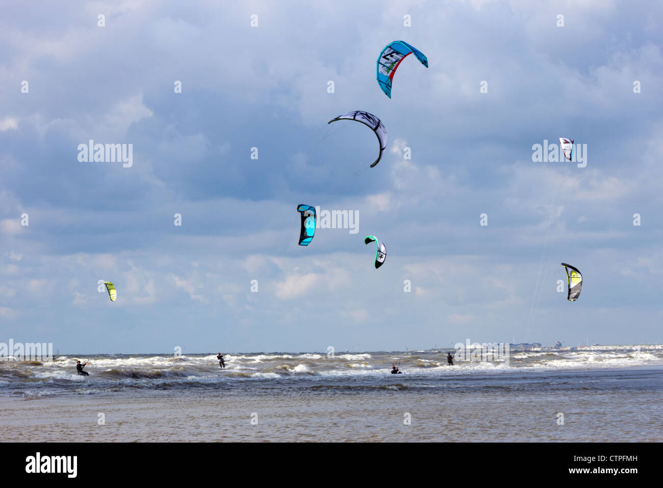 Kite water hi-res stock photography and images - Alamy