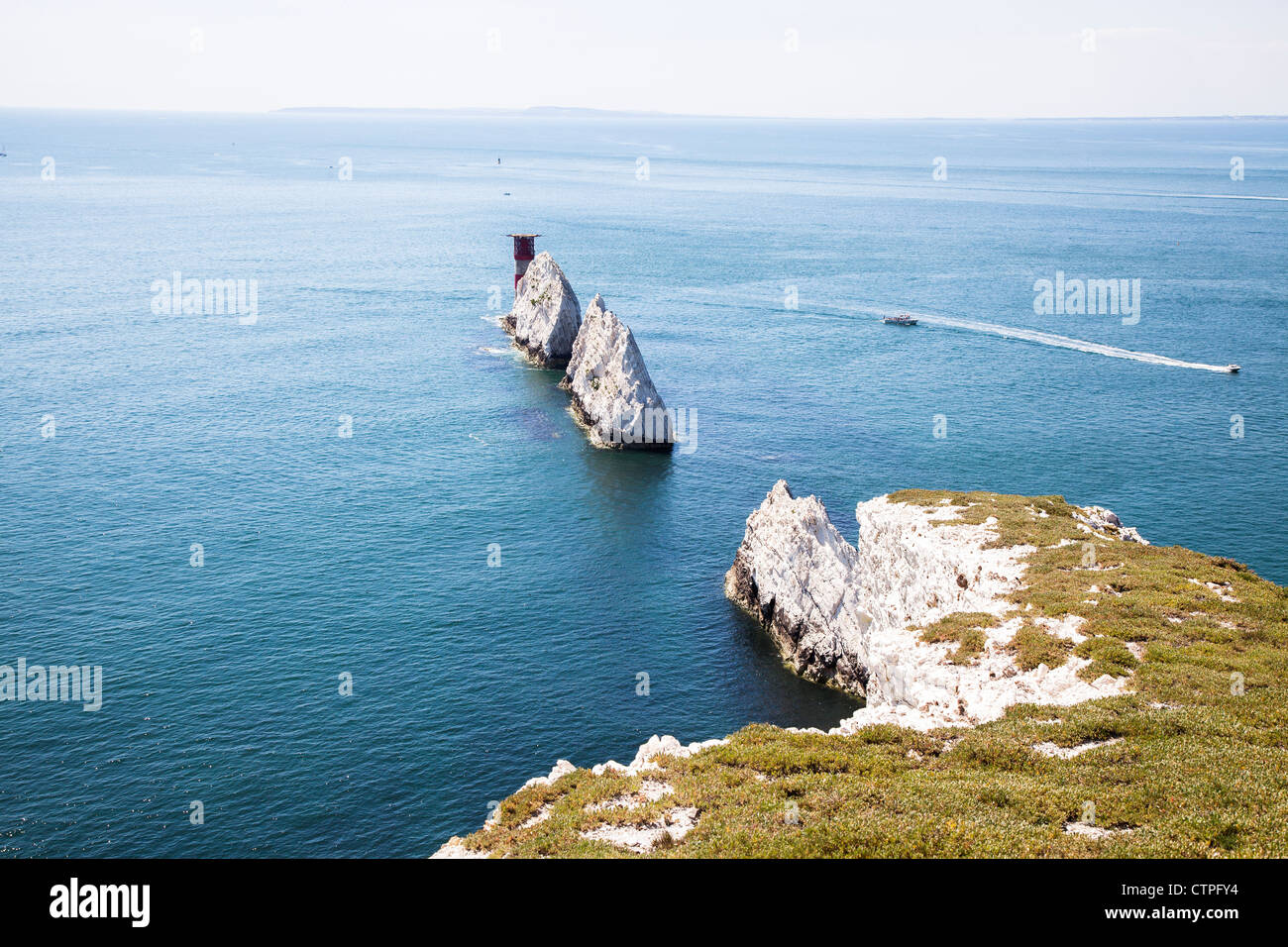 The Needles: chalk stacks in the Isle of Wight, in the English Channel ...