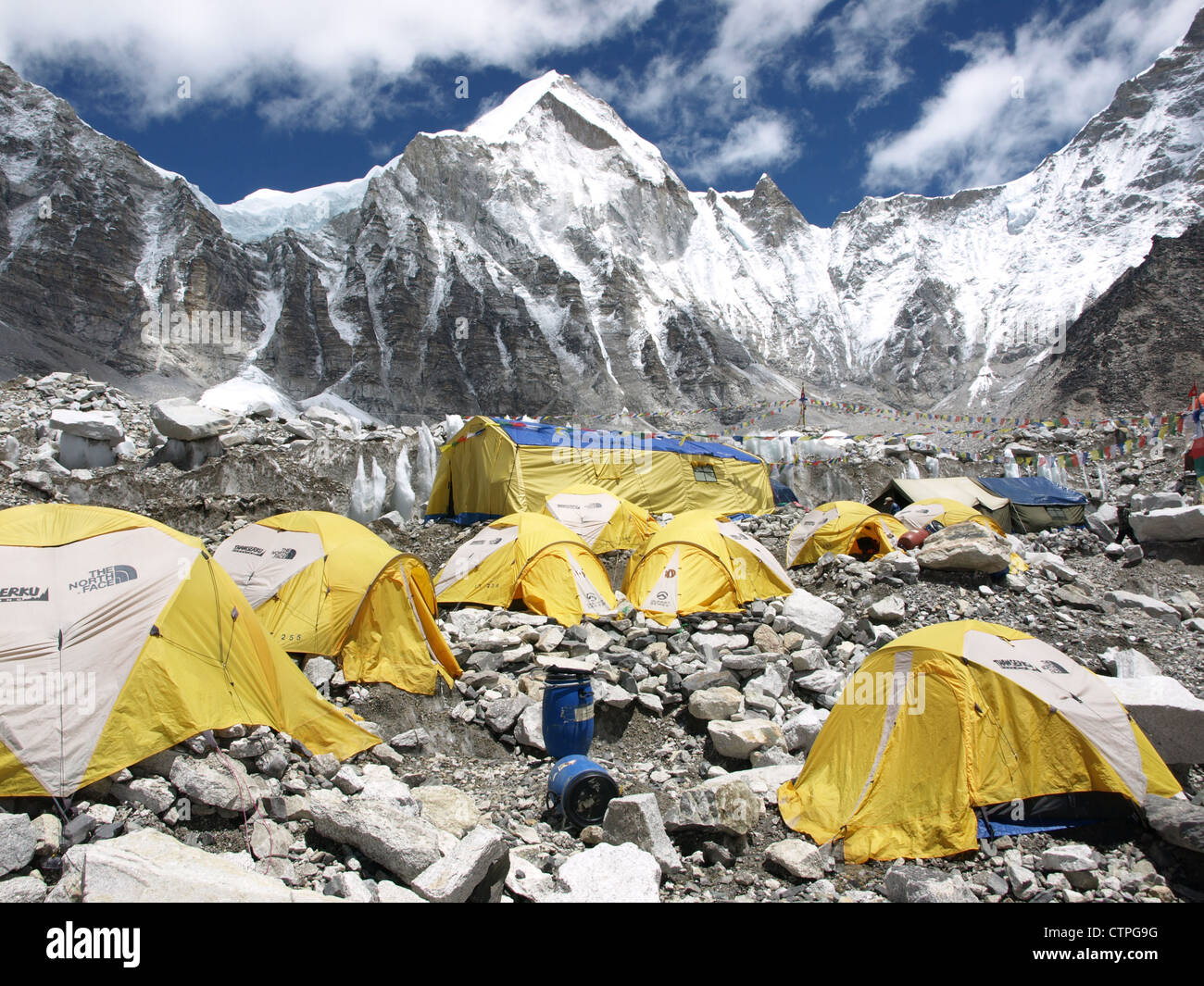 Everest base camp tents hi-res stock photography and images - Alamy