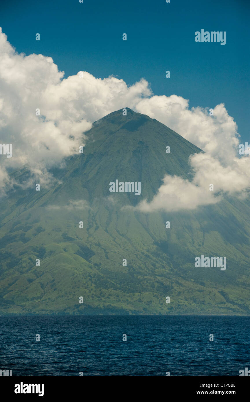 Gunung Api High Resolution Stock Photography and Images - Alamy