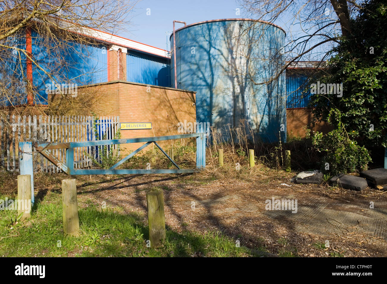 derelict abandoned factory on an industrial estate Stock Photo - Alamy