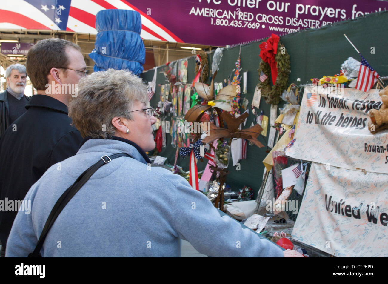 Makeshift memorial ground zero hi-res stock photography and images - Alamy
