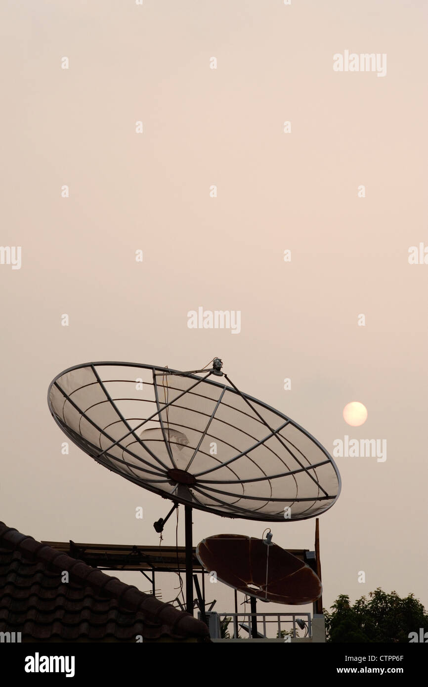 Tv satellite dish hi-res stock photography and images - Alamy