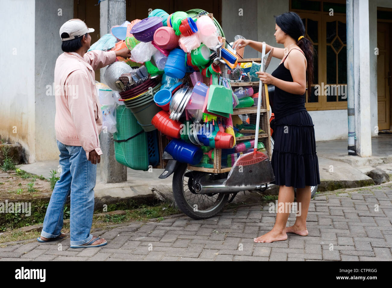 Buying selling poor hi-res stock photography and images - Alamy