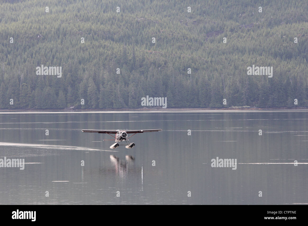 Single engine floatplane hi-res stock photography and images - Alamy