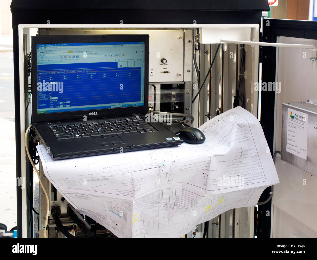 Traffic light machine hi-res stock photography and images - Alamy