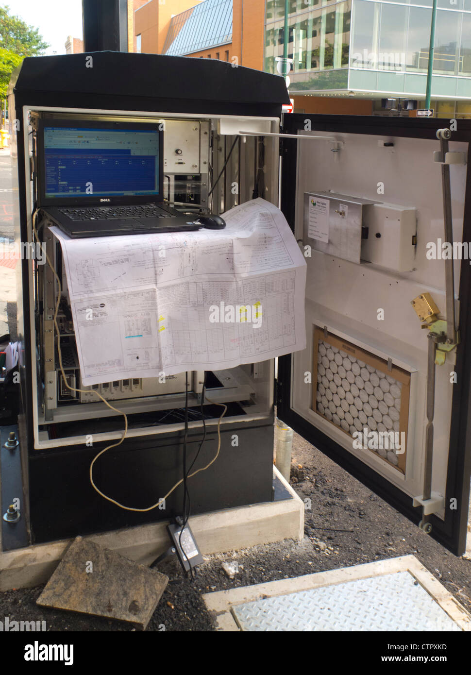 portable street light programing machine Stock Photo - Alamy
