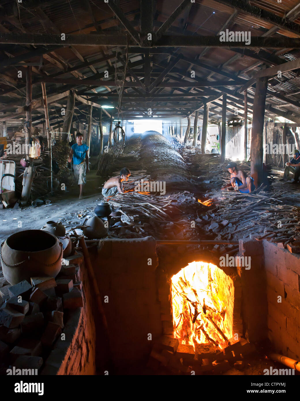 Third world manufacturing hi-res stock photography and images - Alamy