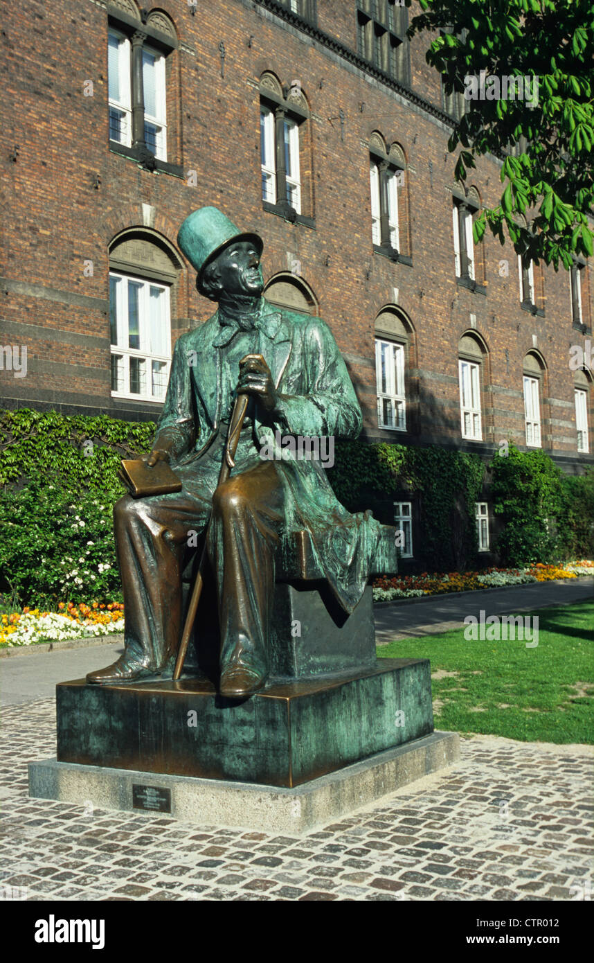 Statue of Hans Christian Andersen, Copenhagen, Denmark Stock Photo - Alamy
