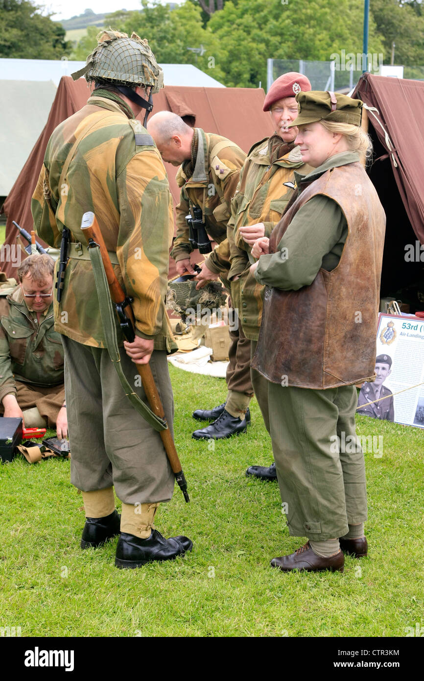 Actors dressed as British Army soldiers of the Parachute Regt at a ww2 ...