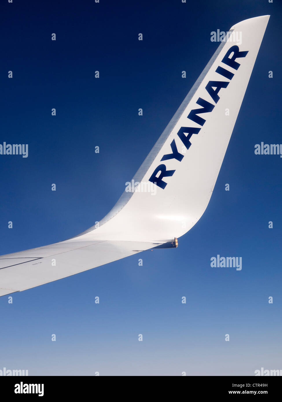 Ryanair airplane wing Stock Photo - Alamy