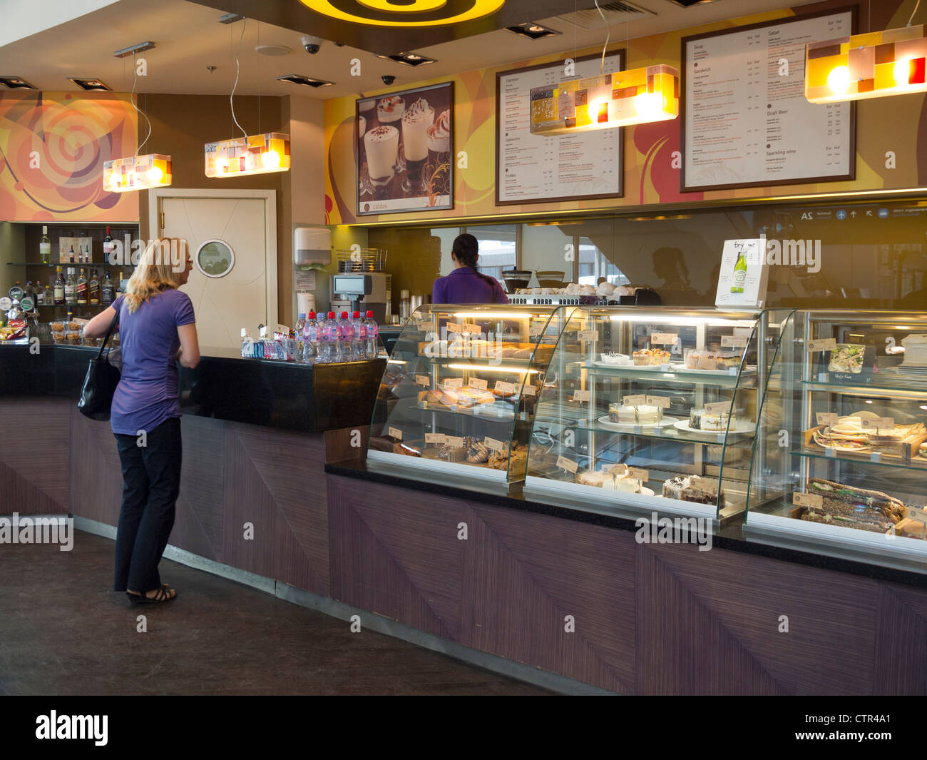 Bakery shop interior hi-res stock photography and images - Alamy