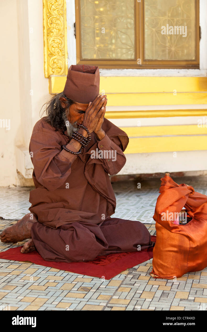 Buddha's First Sacred Hair Relic Pagoda Botataung, Yangon, Myanmar ...