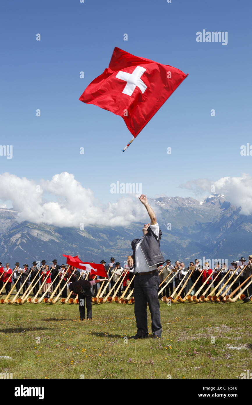 Flag throwers & alphorn players take part in the morceaux d’ensemble ...