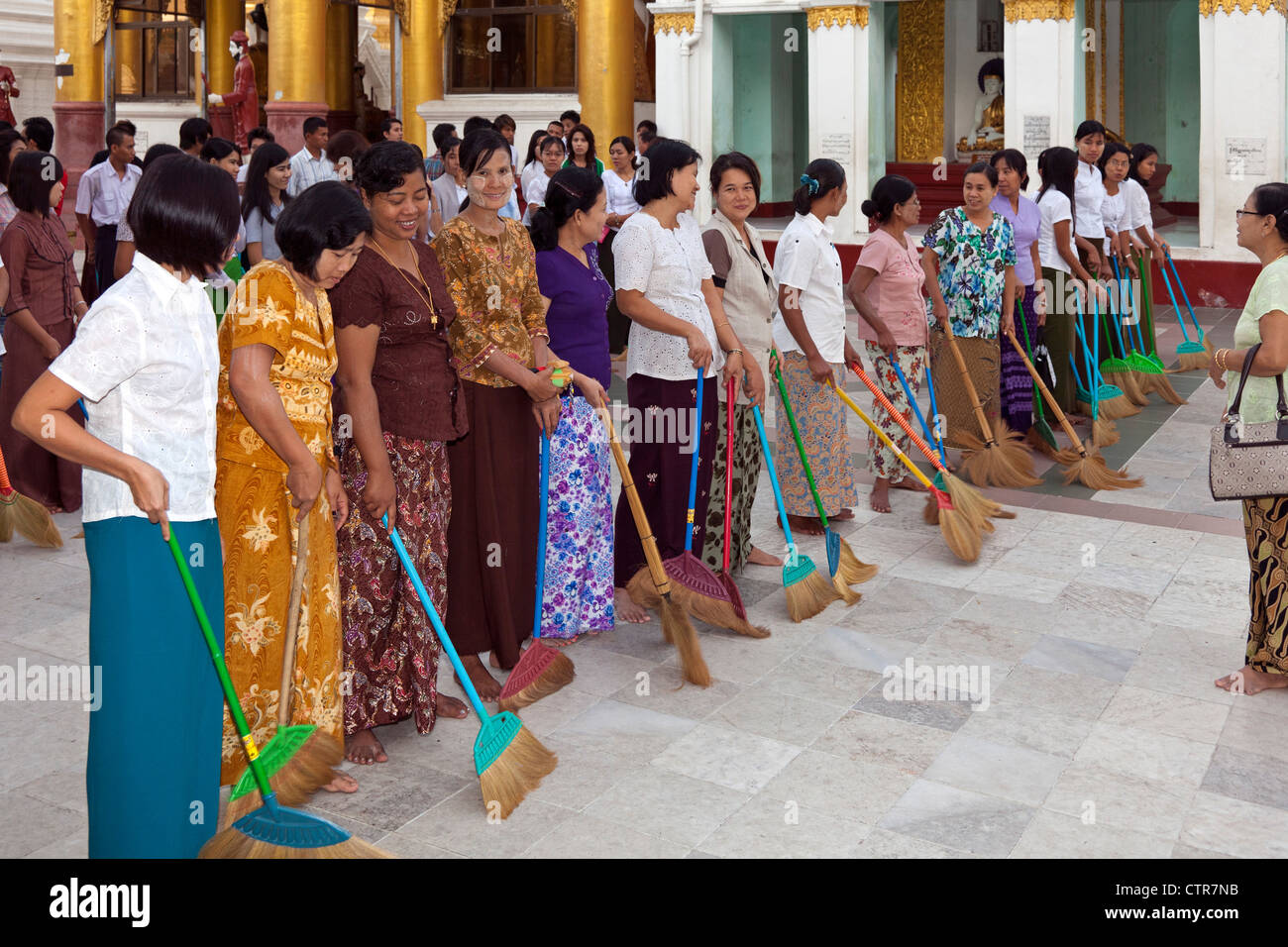Shwedagon cleaning myanmar hi-res stock photography and images - Alamy