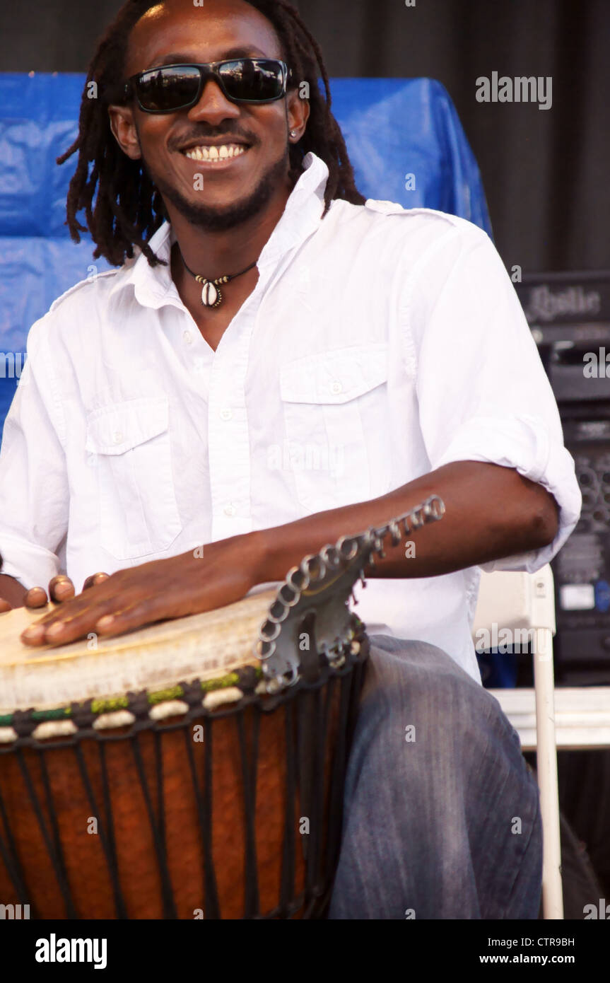 African american male dancer leaping hi-res stock photography and ...