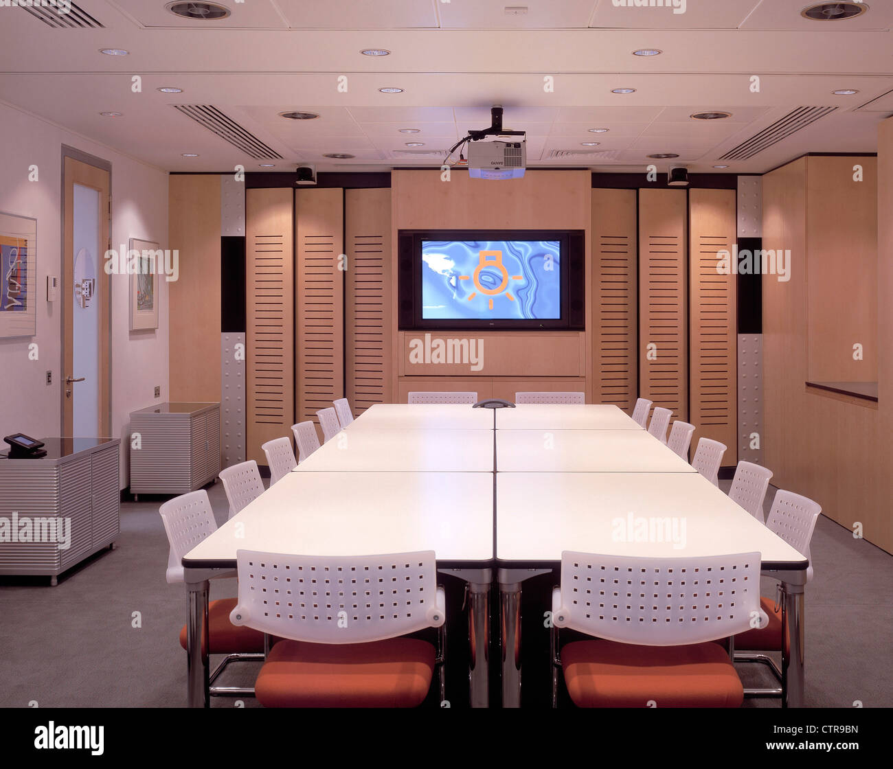 avanade offices meeting room with tungsten lighting Stock Photo - Alamy