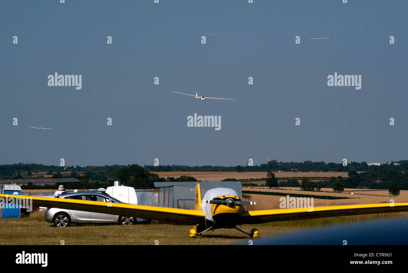 UK Club Class Gliding Championship Competition, Gransden Airfield in ...