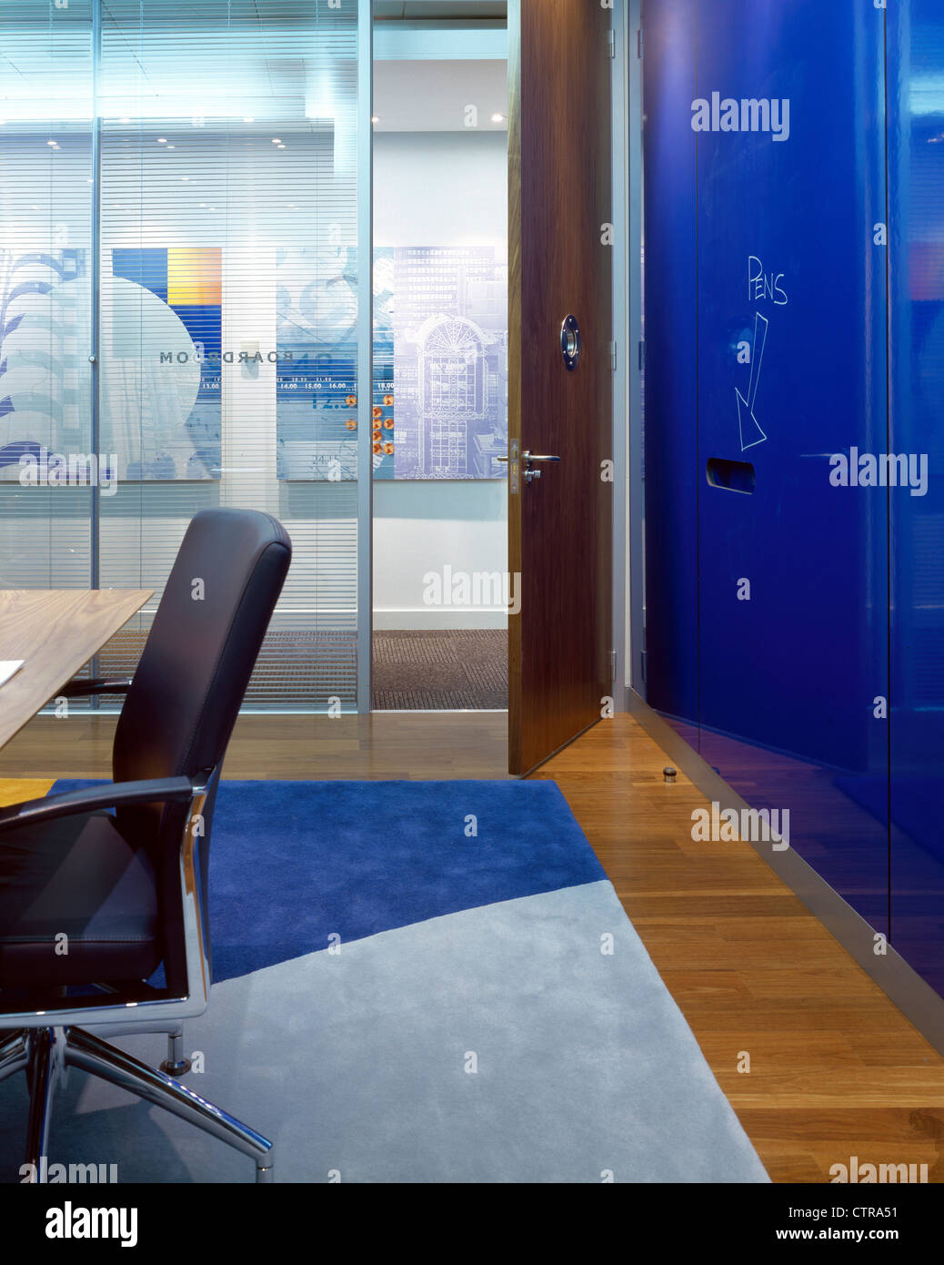 Modern corridor offices london interior hi-res stock photography and ...