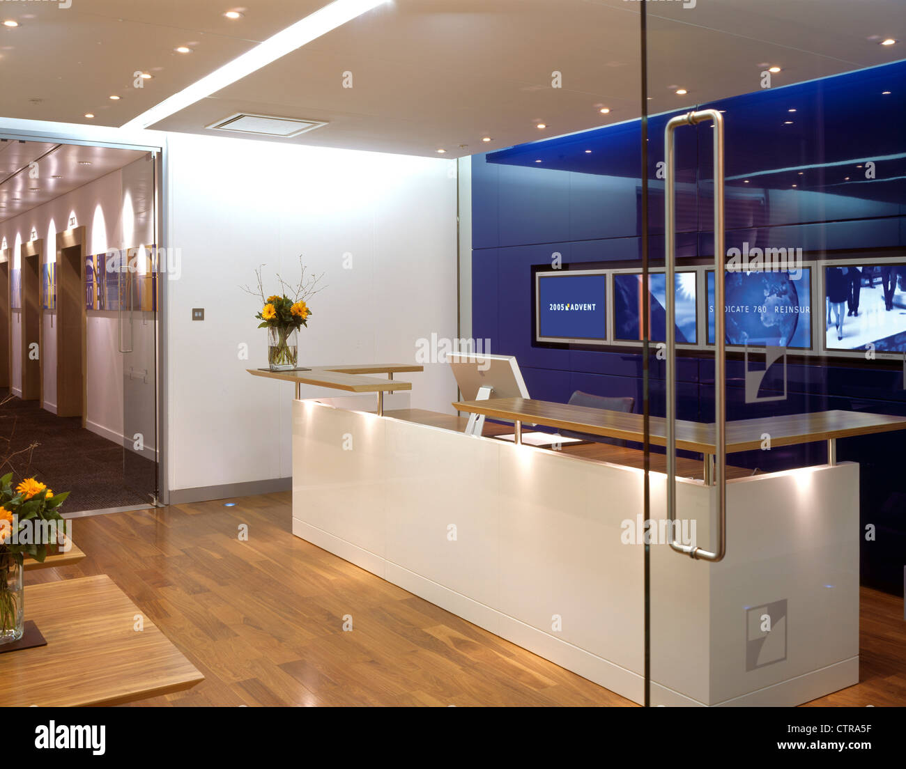 Modern corridor offices london interior hi-res stock photography and ...
