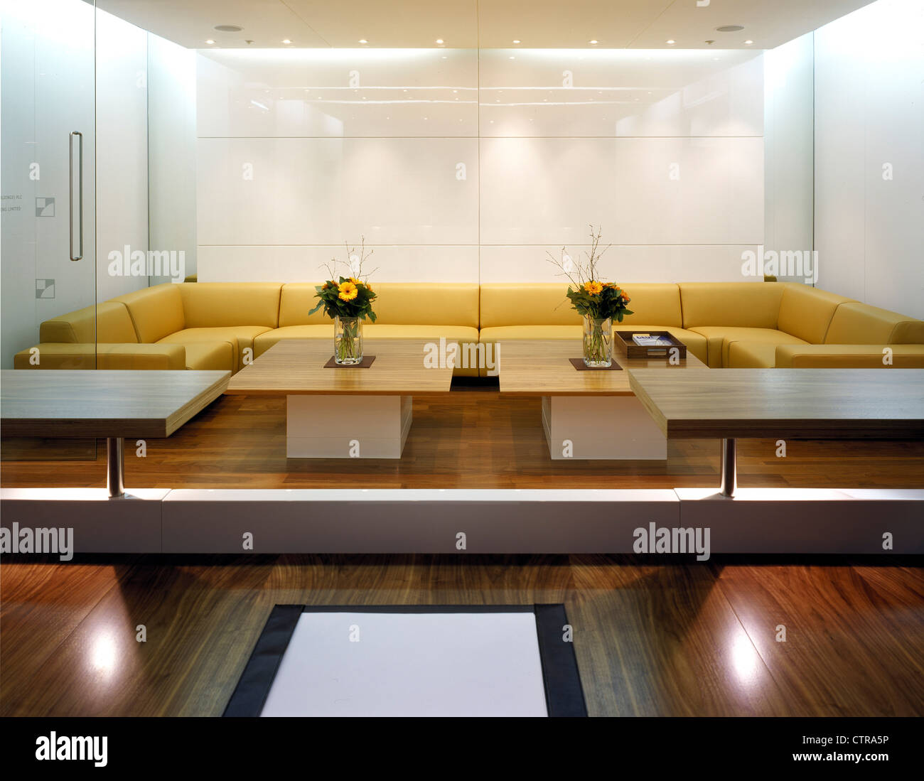 advent offices seating to reception desk Stock Photo - Alamy