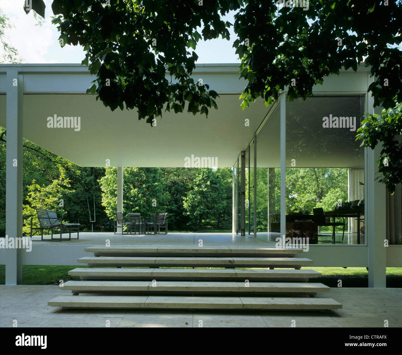 Farnsworth House Exterior